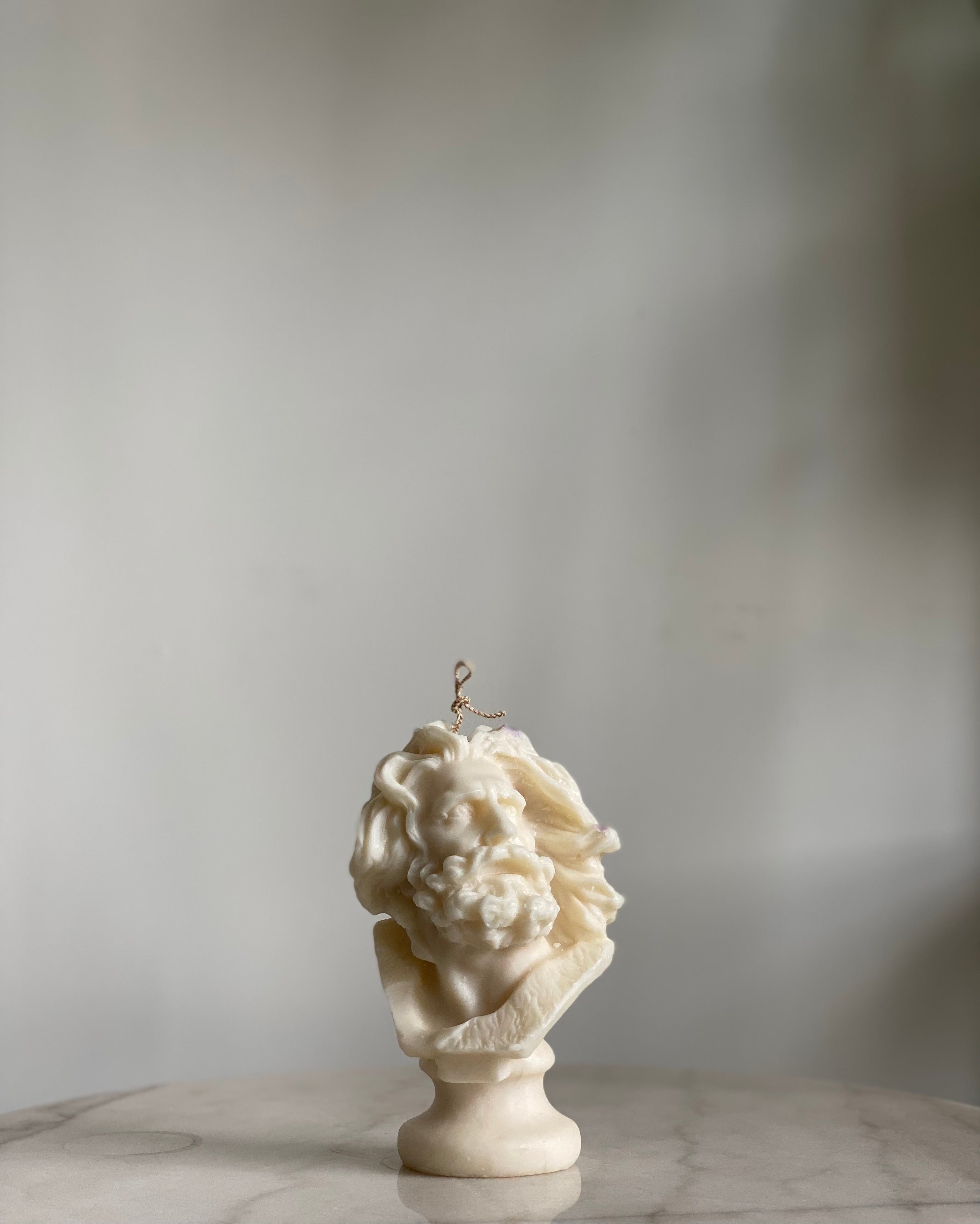 Zeus Sculpture Scene Candle – AIMAI DESIGN